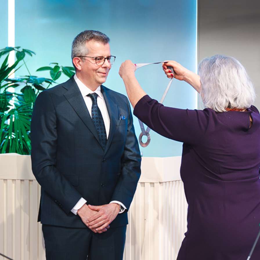 Imrat Verhoeven pleit in lectorale rede voor werken aan waardering ...