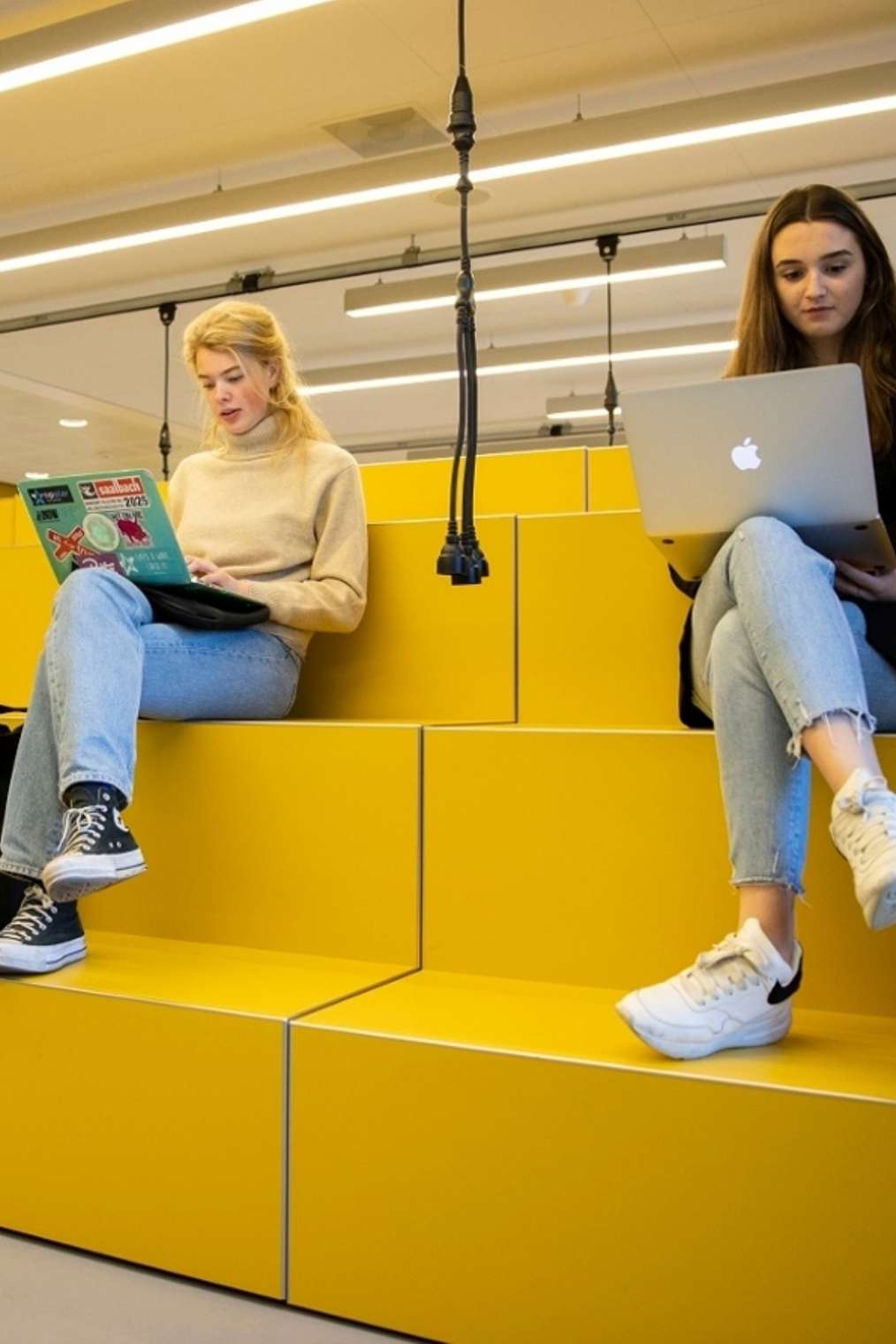 Minors information for free movers & alumni | AUAS